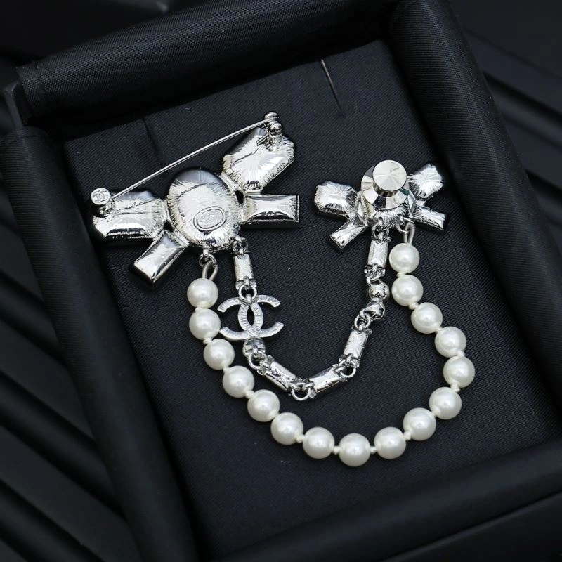 High fidelity Chanel Brooches