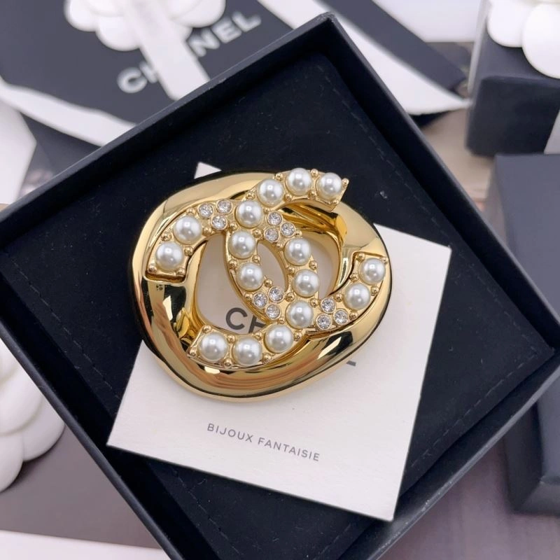 High fidelity Chanel Brooches