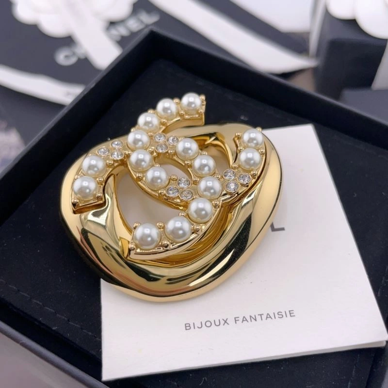 High fidelity Chanel Brooches