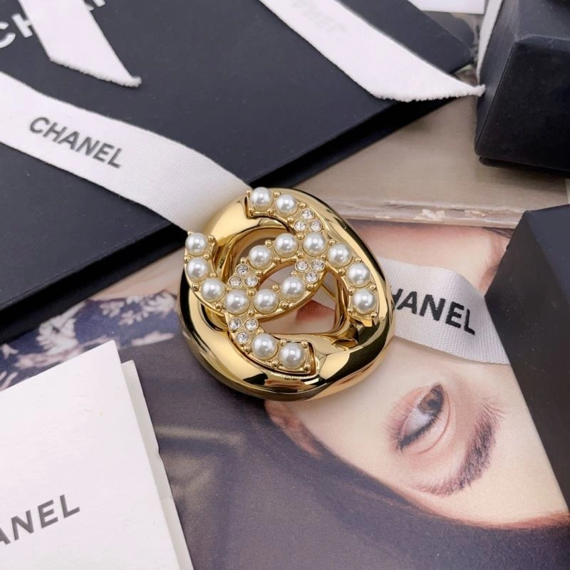 High fidelity Chanel Brooches