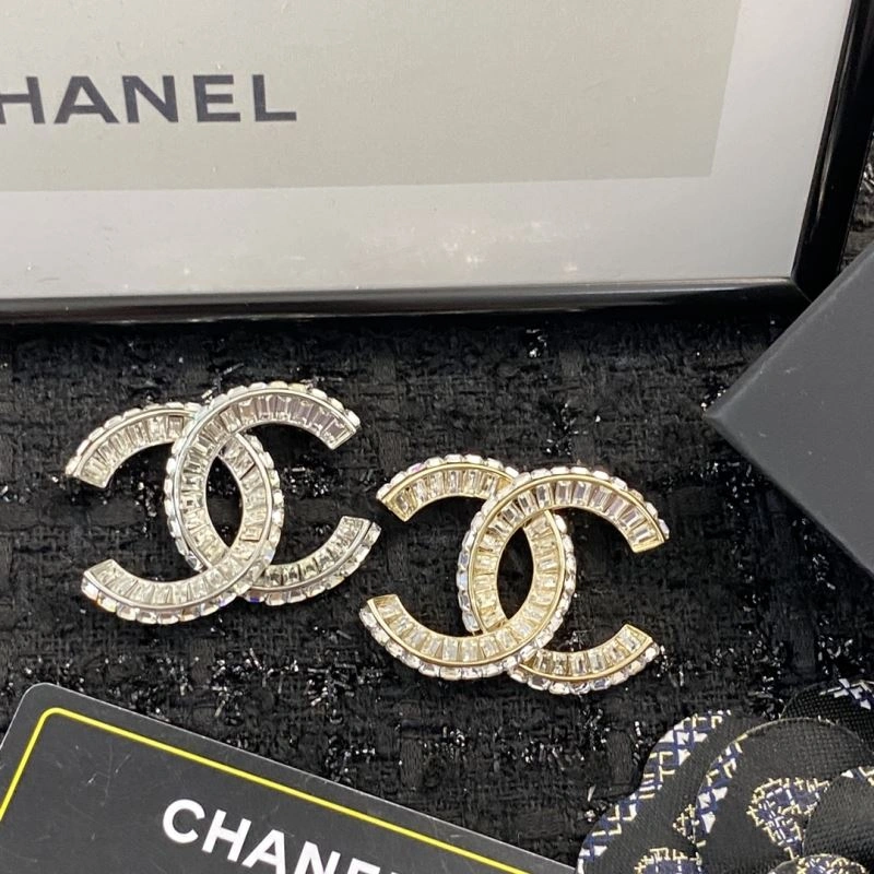 Accurate model Chanel Brooches