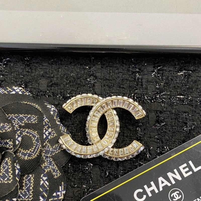 Accurate model Chanel Brooches