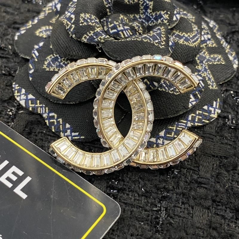Accurate model Chanel Brooches
