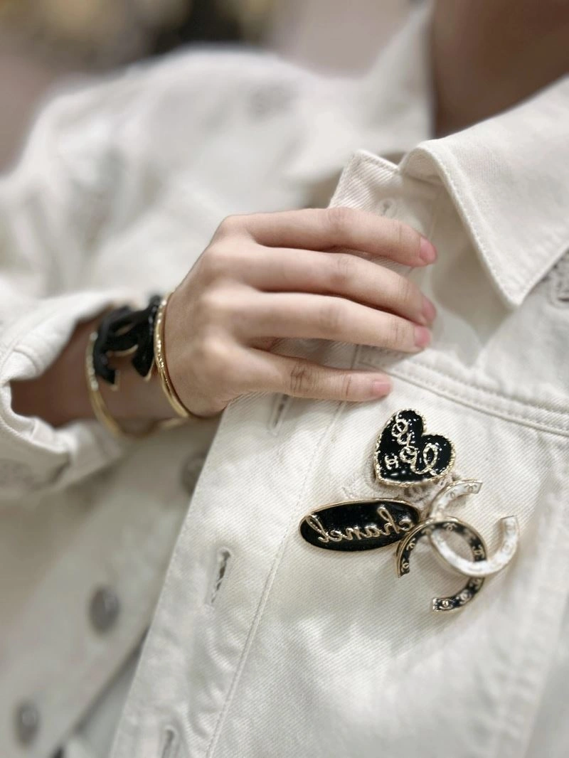 Perfect replica Chanel Brooches