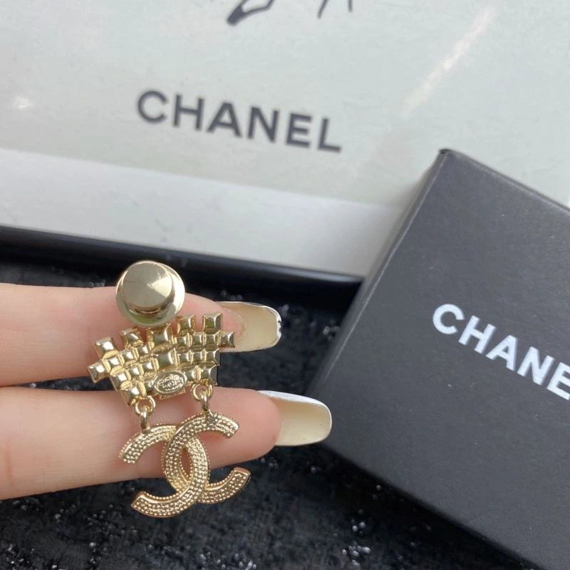 Legit Chanel Brooches