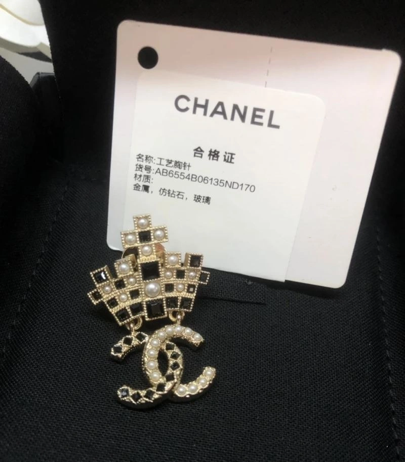 Legit Chanel Brooches