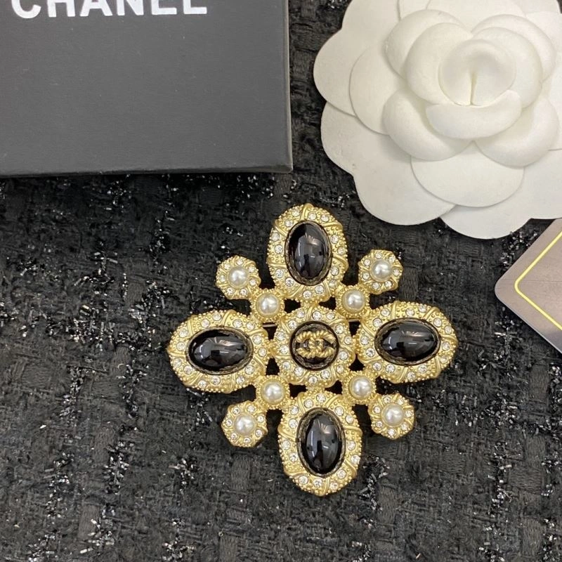 Accurate model Chanel Brooches