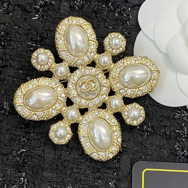 Accurate model Chanel Brooches