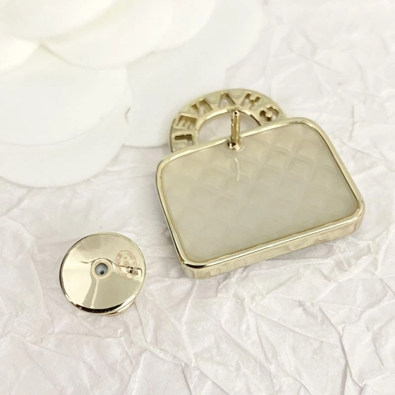 Accurate model Chanel Brooches