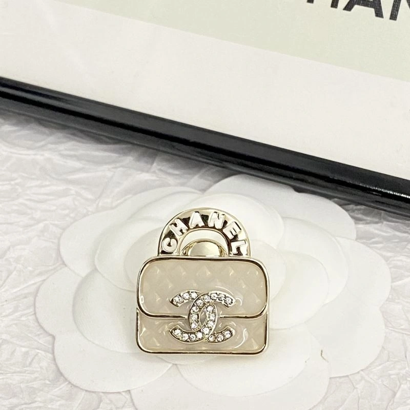 Accurate model Chanel Brooches