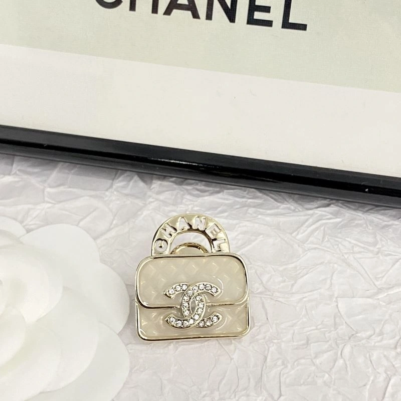 Accurate model Chanel Brooches