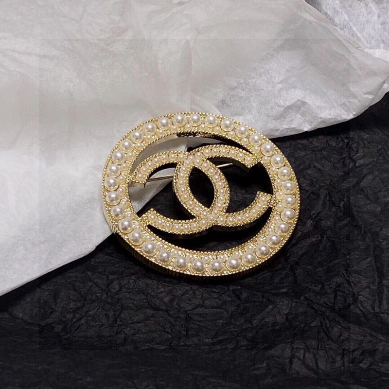 Accurate model Chanel Brooches