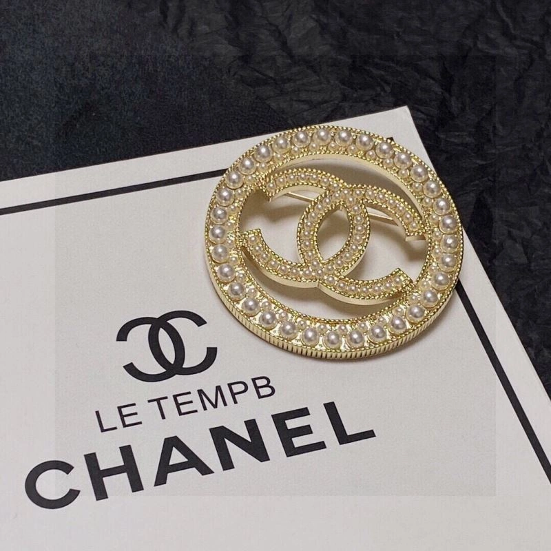 Accurate model Chanel Brooches