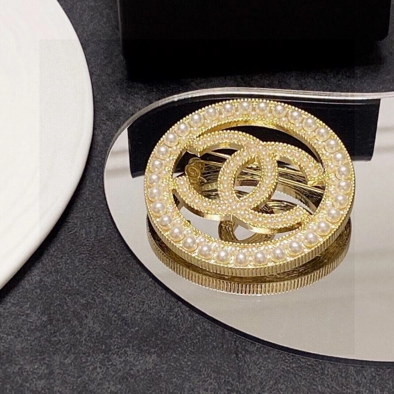 Accurate model Chanel Brooches