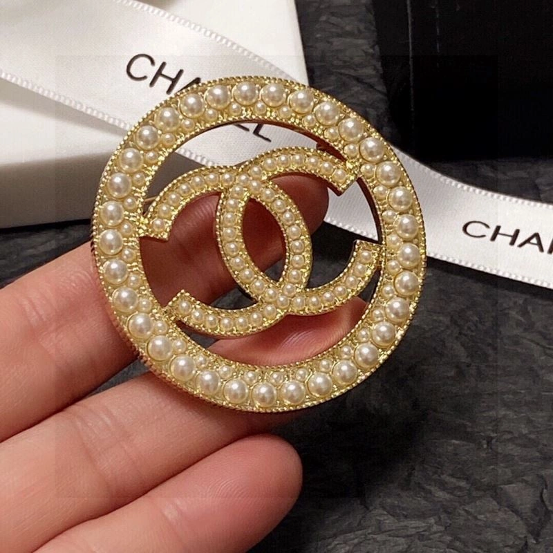 Accurate model Chanel Brooches