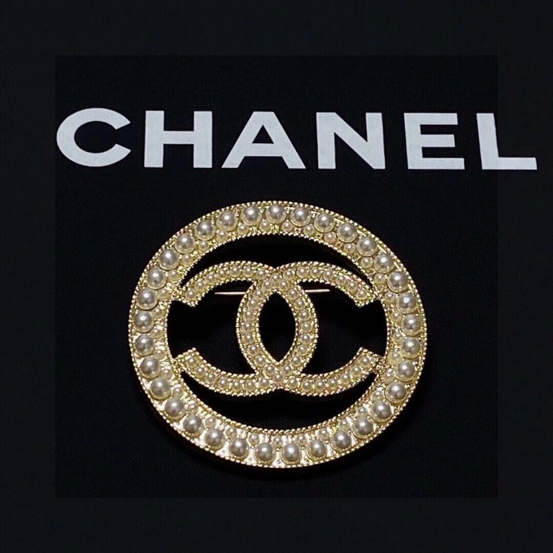 Accurate model Chanel Brooches