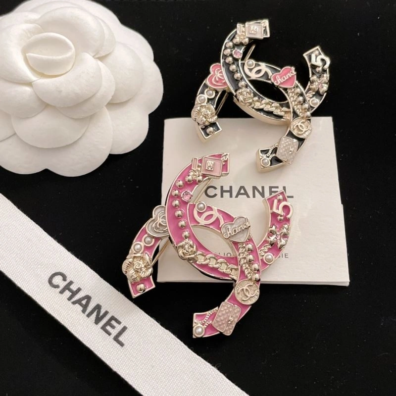 Accurate model Chanel Brooches
