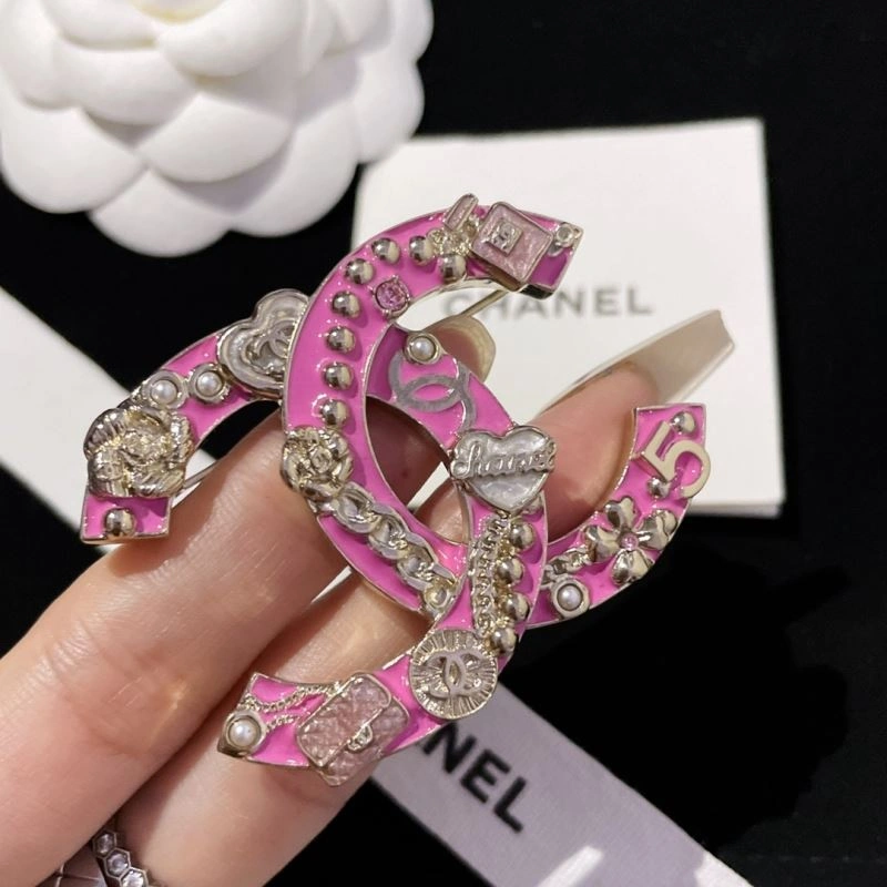 Accurate model Chanel Brooches