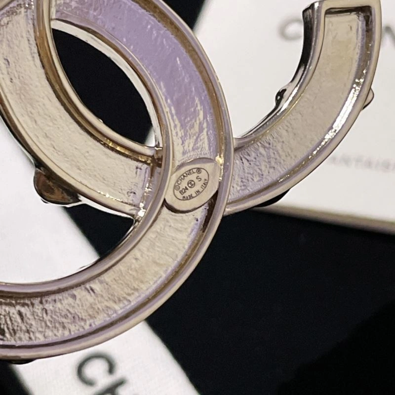 Accurate model Chanel Brooches