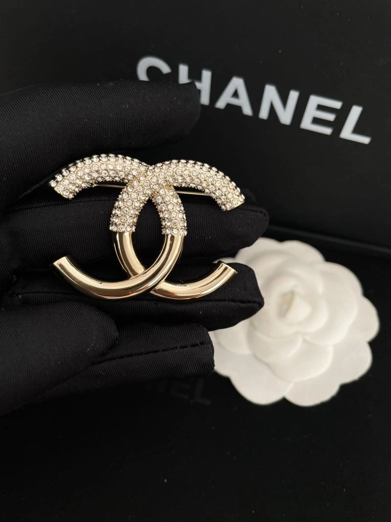 Accurate model Chanel Brooches