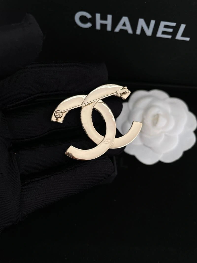 Accurate model Chanel Brooches