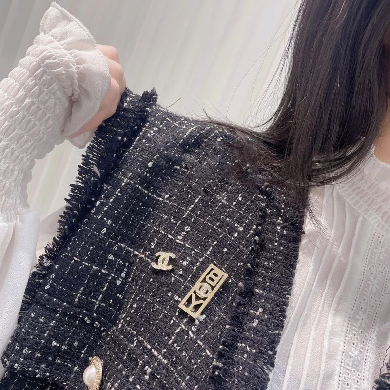 Official Chanel Brooches