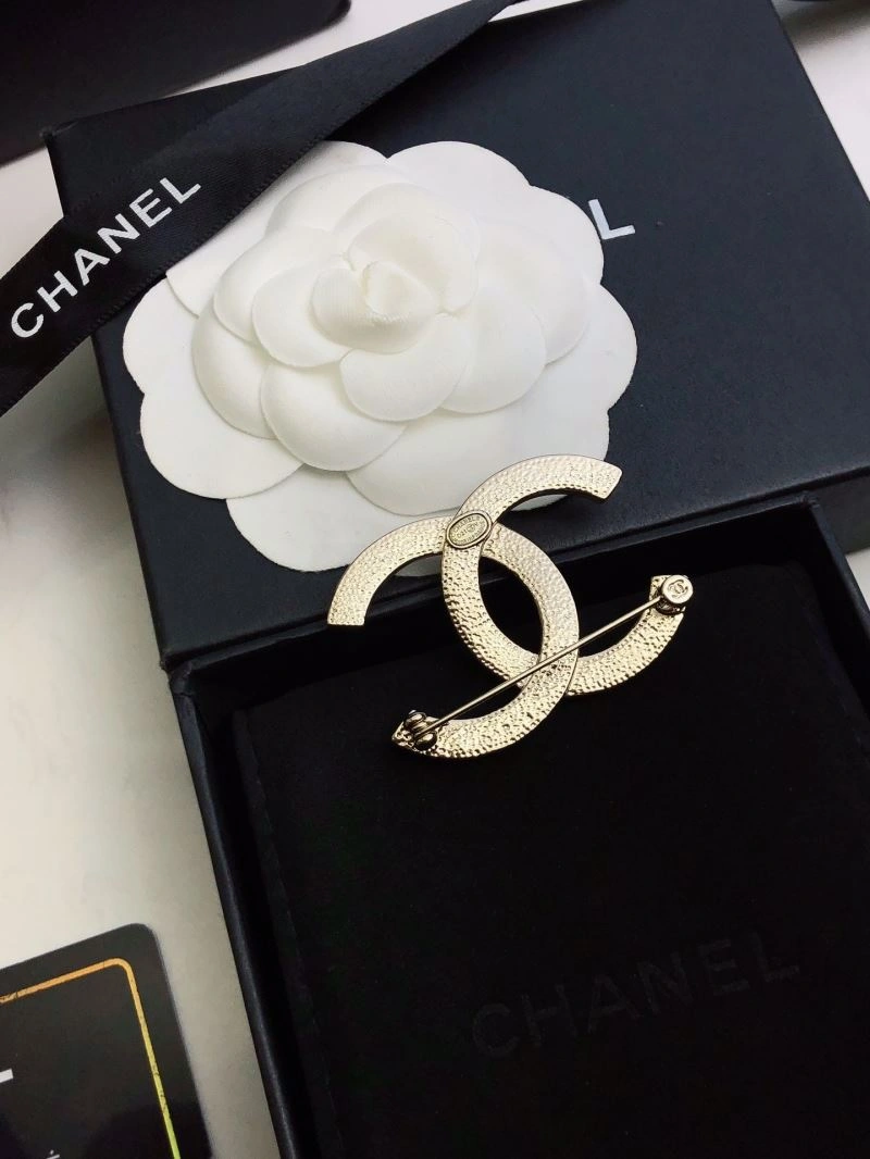 Accurate model Chanel Brooches