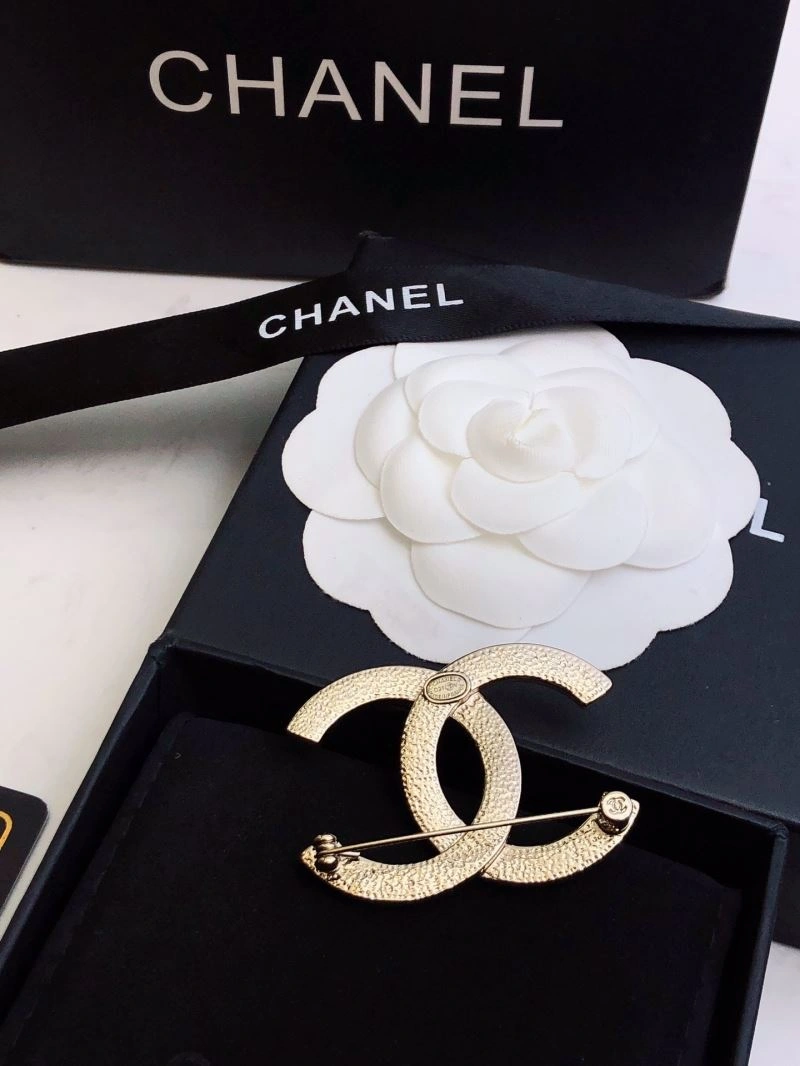 Accurate model Chanel Brooches