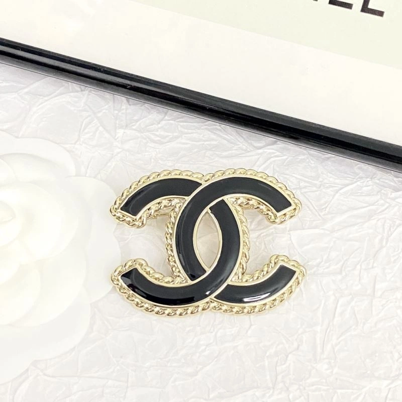 Accurate model Chanel Brooches