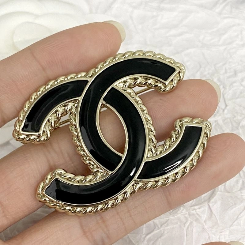 Accurate model Chanel Brooches