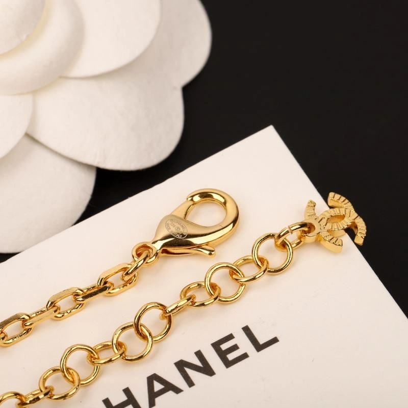 Low-cost Chanel Brooches