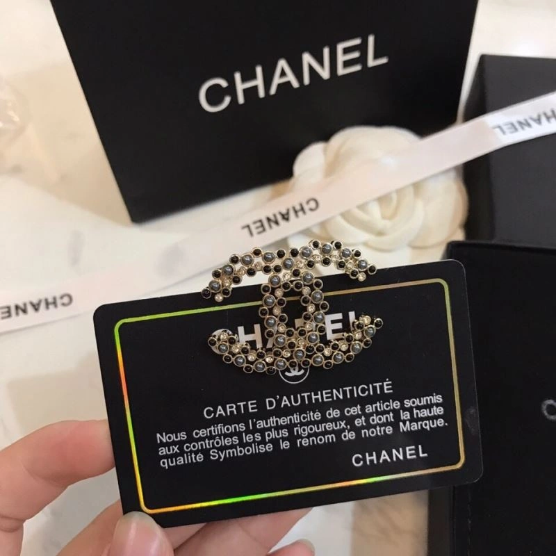 Low-cost Chanel Brooches