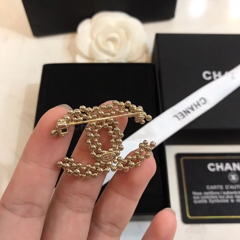 Low-cost Chanel Brooches
