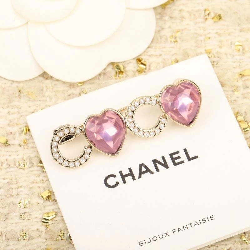 Low-cost Chanel Brooches