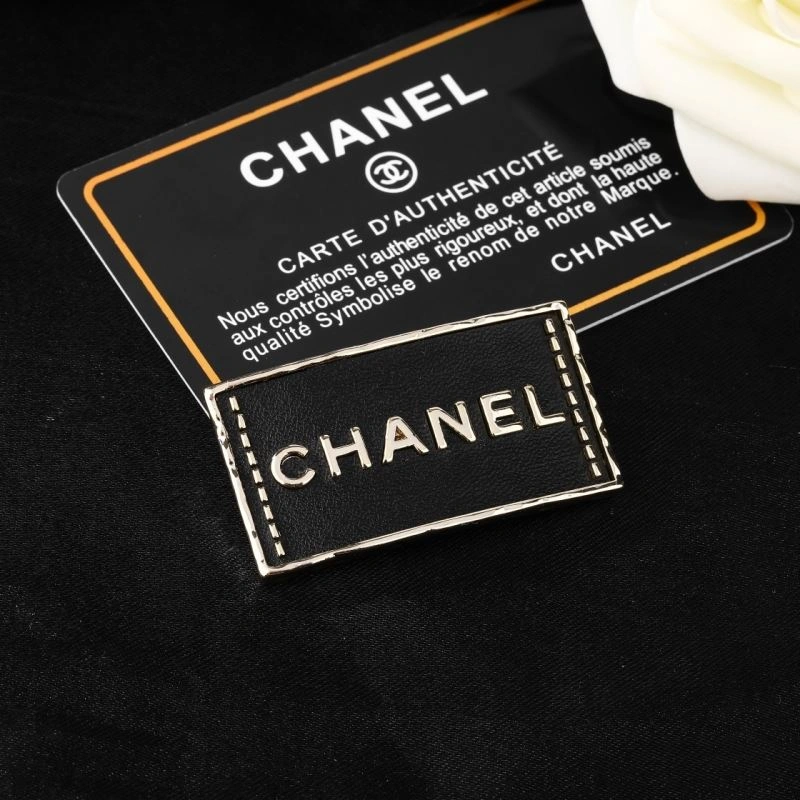Low-cost Chanel Brooches