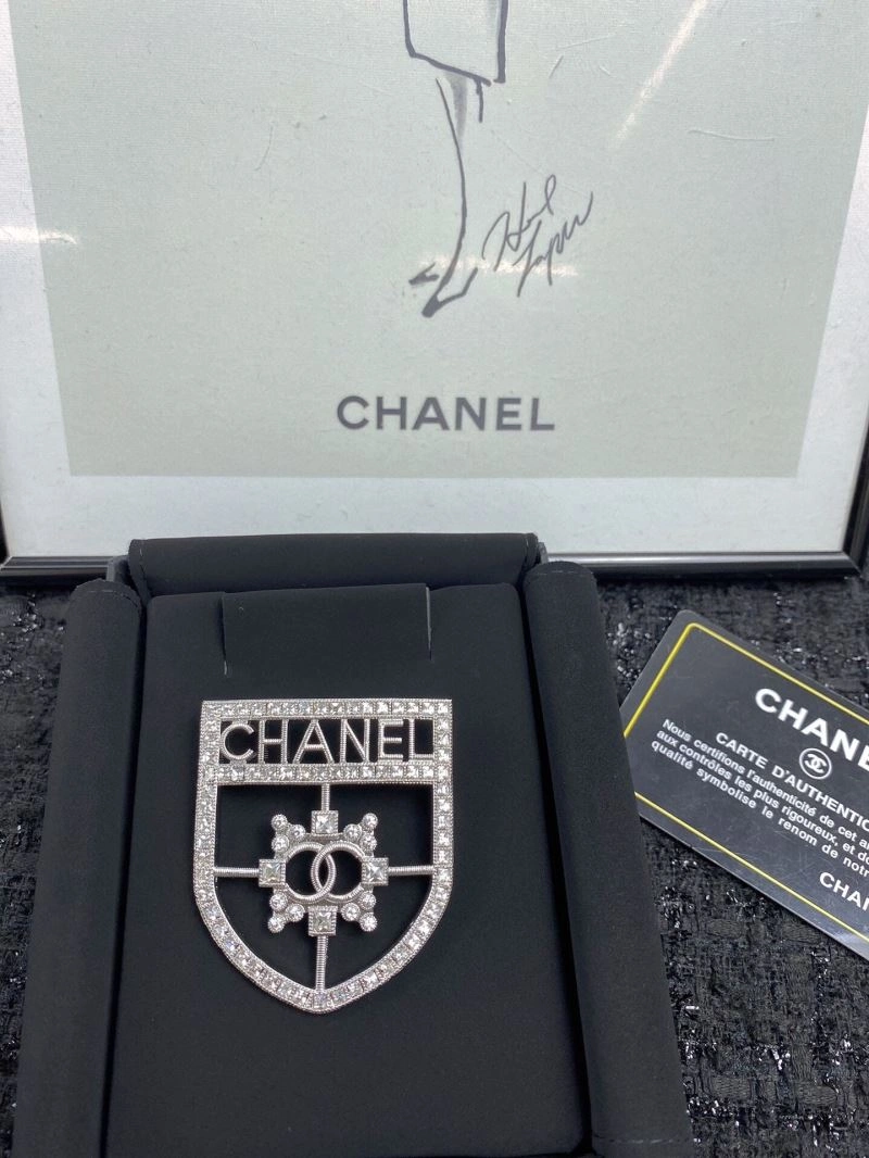 Exact replica Chanel Brooches