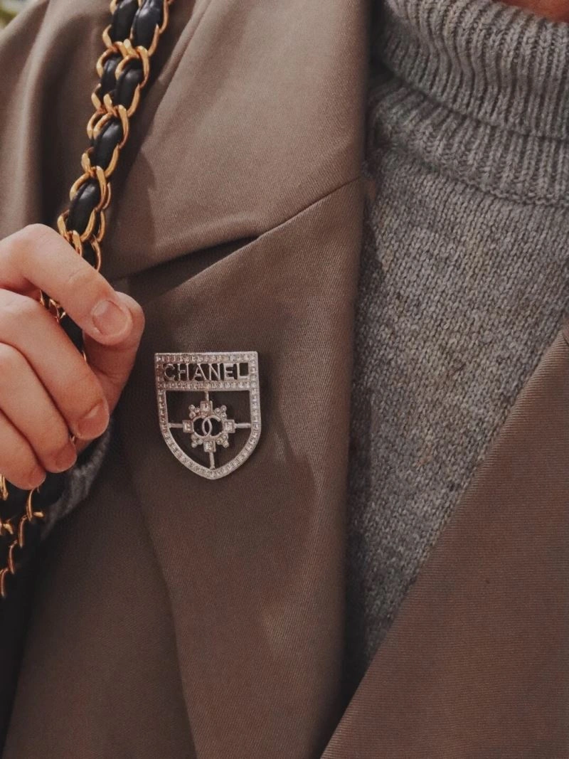 Exact replica Chanel Brooches