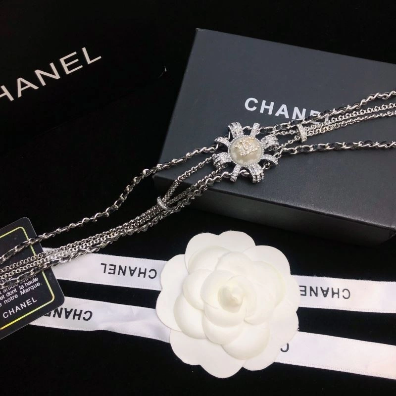 High fidelity Chanel Brooches