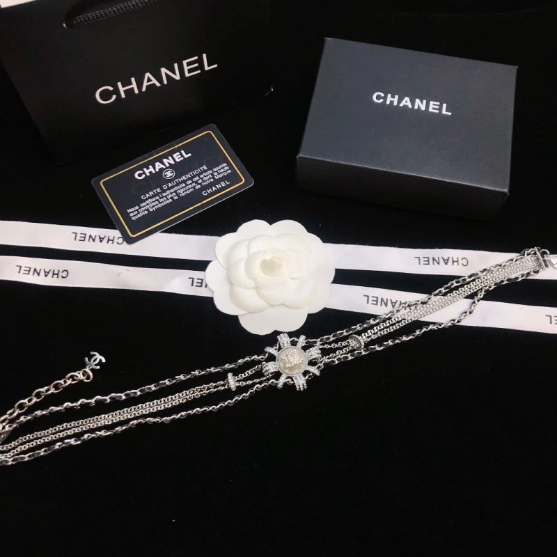 High fidelity Chanel Brooches