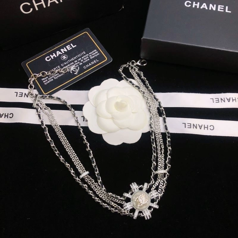 High fidelity Chanel Brooches