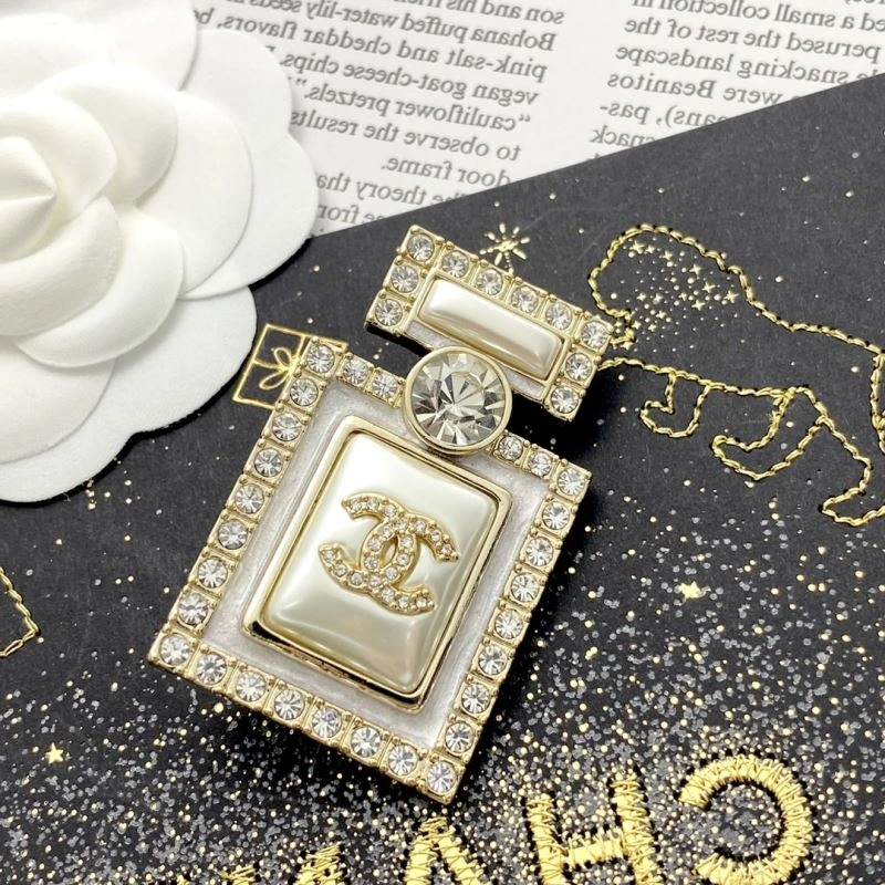 Brand-original Chanel Brooches