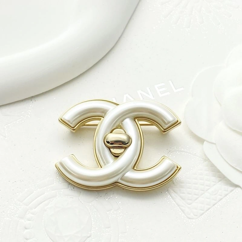 High fidelity Chanel Brooches