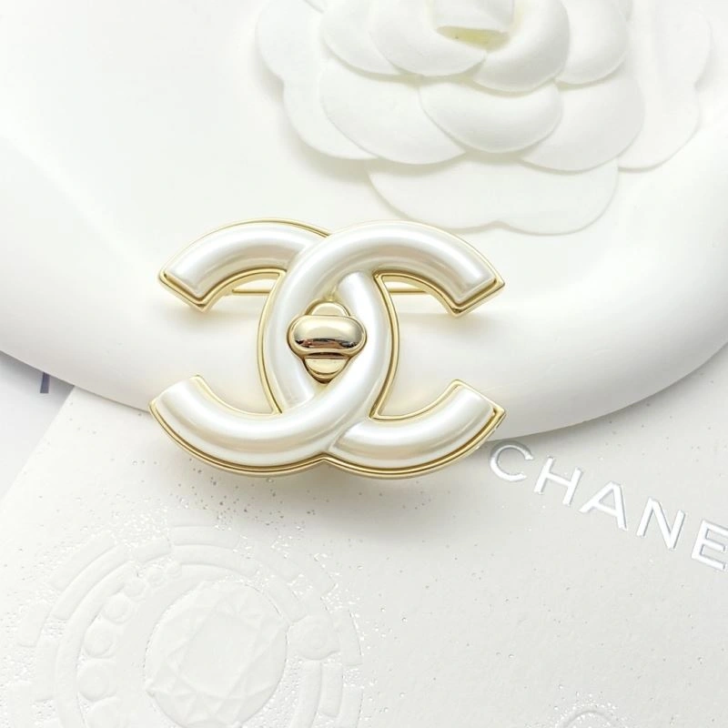 High fidelity Chanel Brooches
