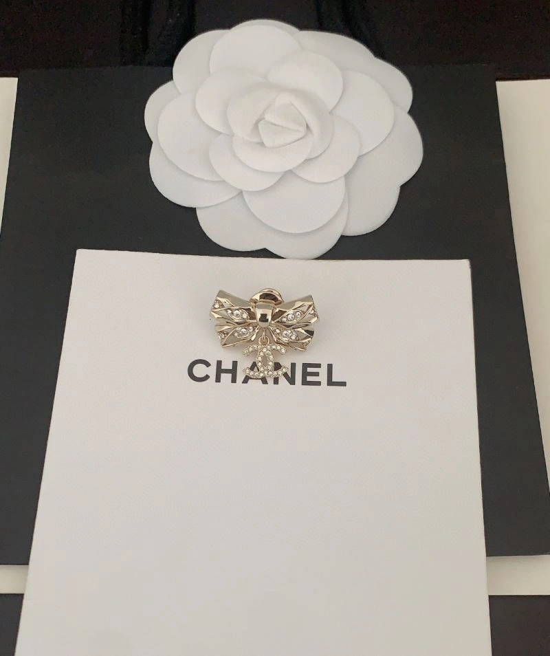 High fidelity Chanel Brooches