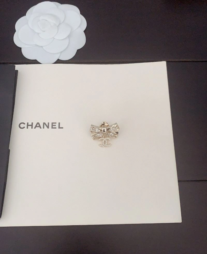 High fidelity Chanel Brooches