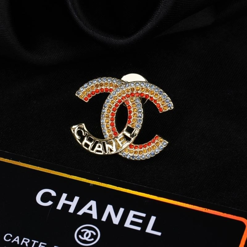 Top mirror Chanel Brooches
