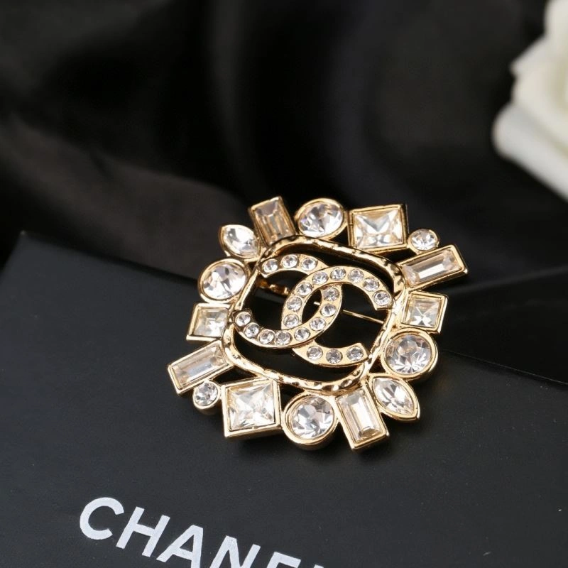 High fidelity Chanel Brooches