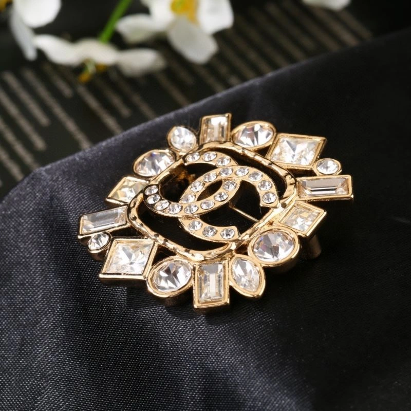 High fidelity Chanel Brooches