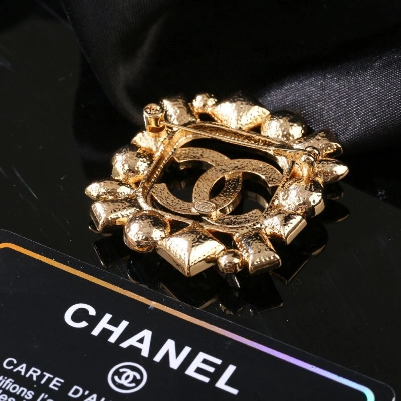 High fidelity Chanel Brooches