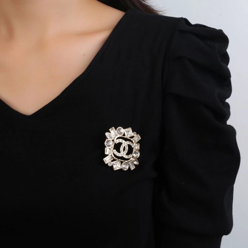 High fidelity Chanel Brooches